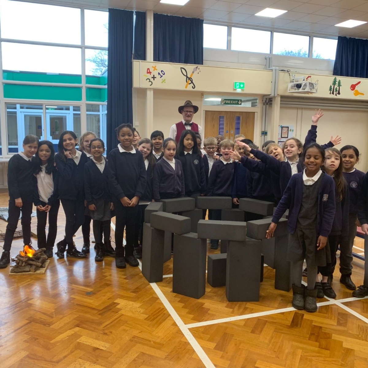 Beechfield School - Year 3 Stone Age History Workshop