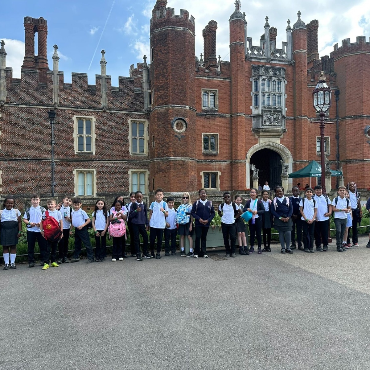 Beechfield School - Year 4 Visit to Hampton Court Palace